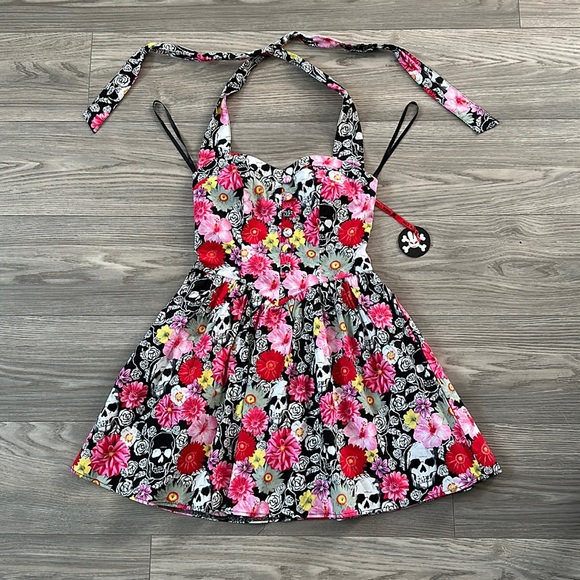 Hell Bunny | Dresses | Hell Bunny M Skull Floral Summer Swing Pinup ...